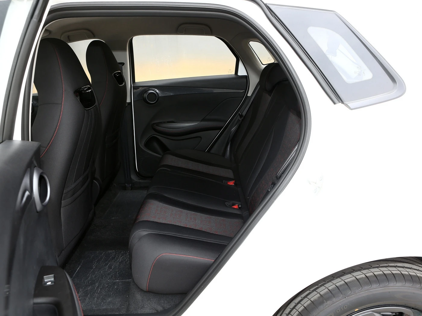 BYD Seagull Electric Car - 405KM Range, 5 Seats, 165/65 R15 Tires