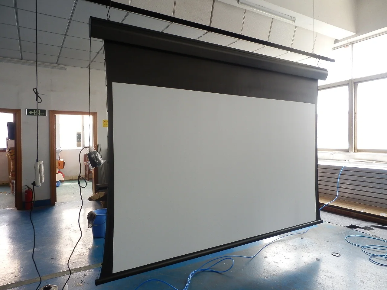 200 Inch Tab-Tensioned Motorized Projection Screen with Ambient Light ...