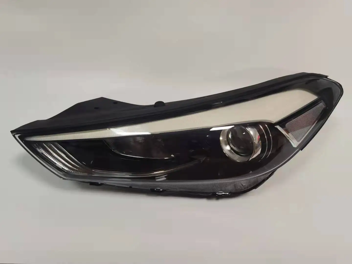 현대 Tucson 2015 2016 2017 2018 2019 92101-F8000 92102-F8000 92101-F8100 ...