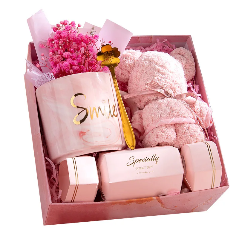 Hot Selling Pink Towel Flower Gift Set for Woman Promotional New Year Gifts
