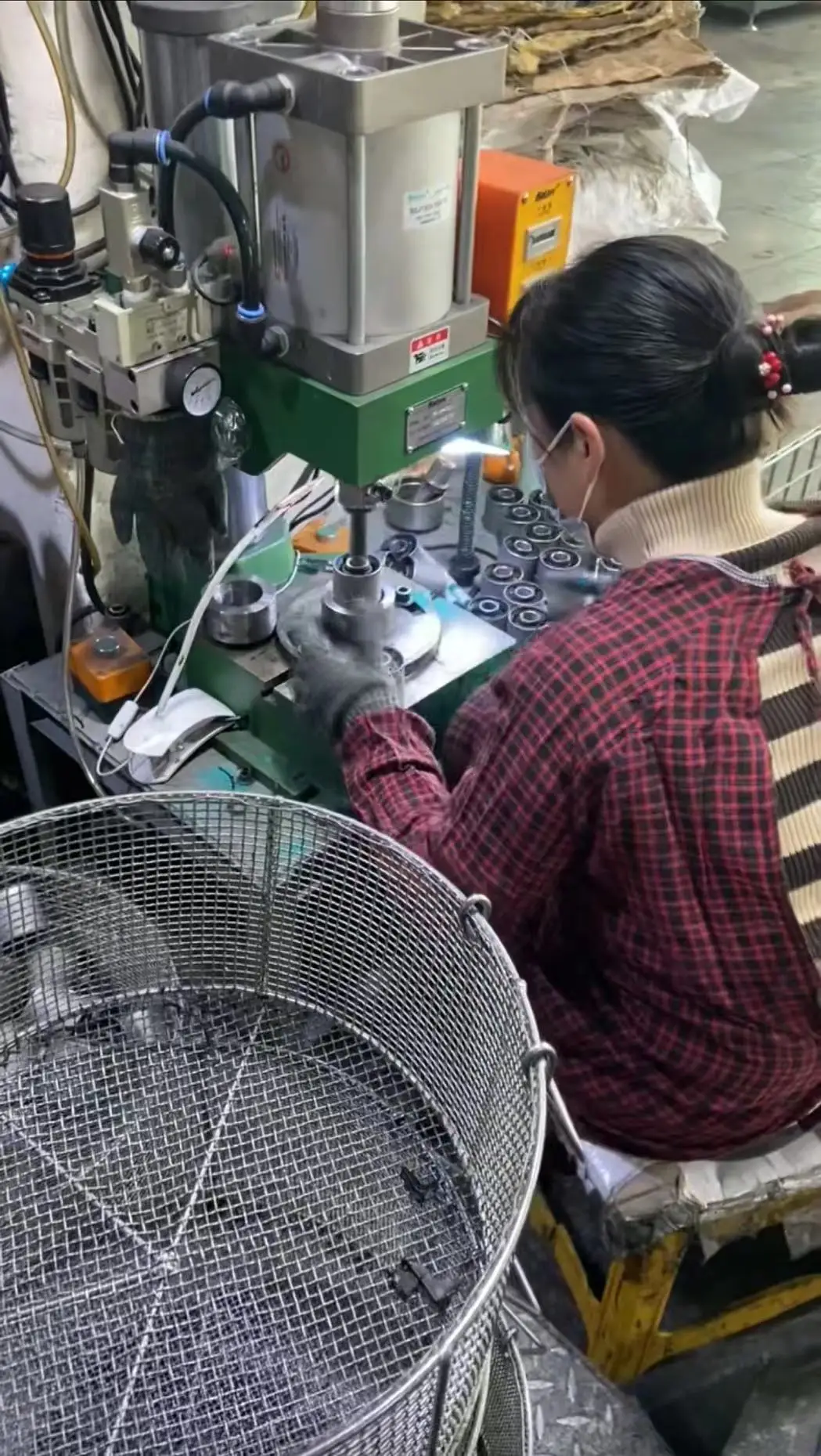 0203169000 China Truck Parts Leaf Spring Suspension Bush Spring Bushing ...