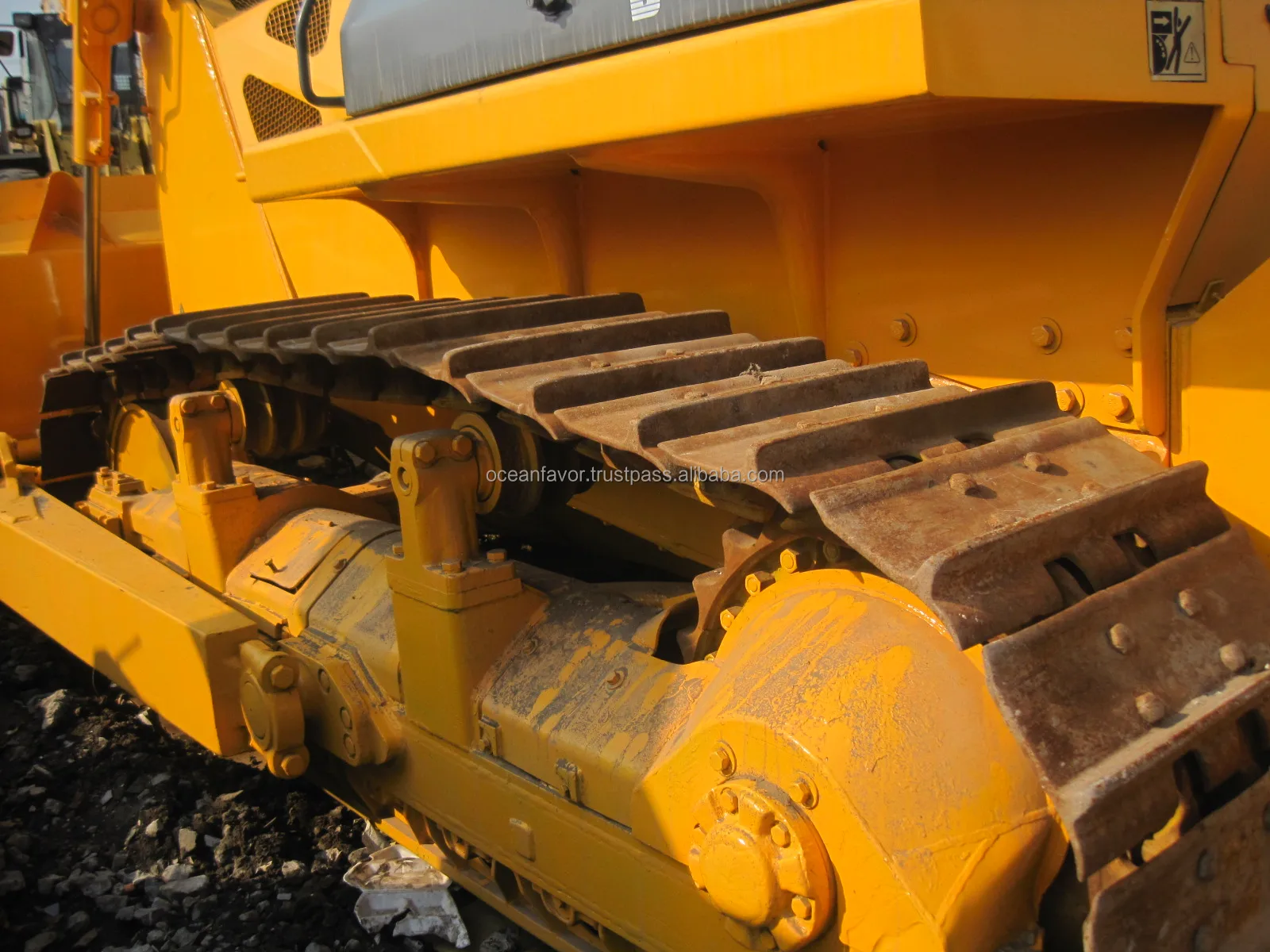 Used Komatsu D85 Bull Dozer for Road Construction in Japan