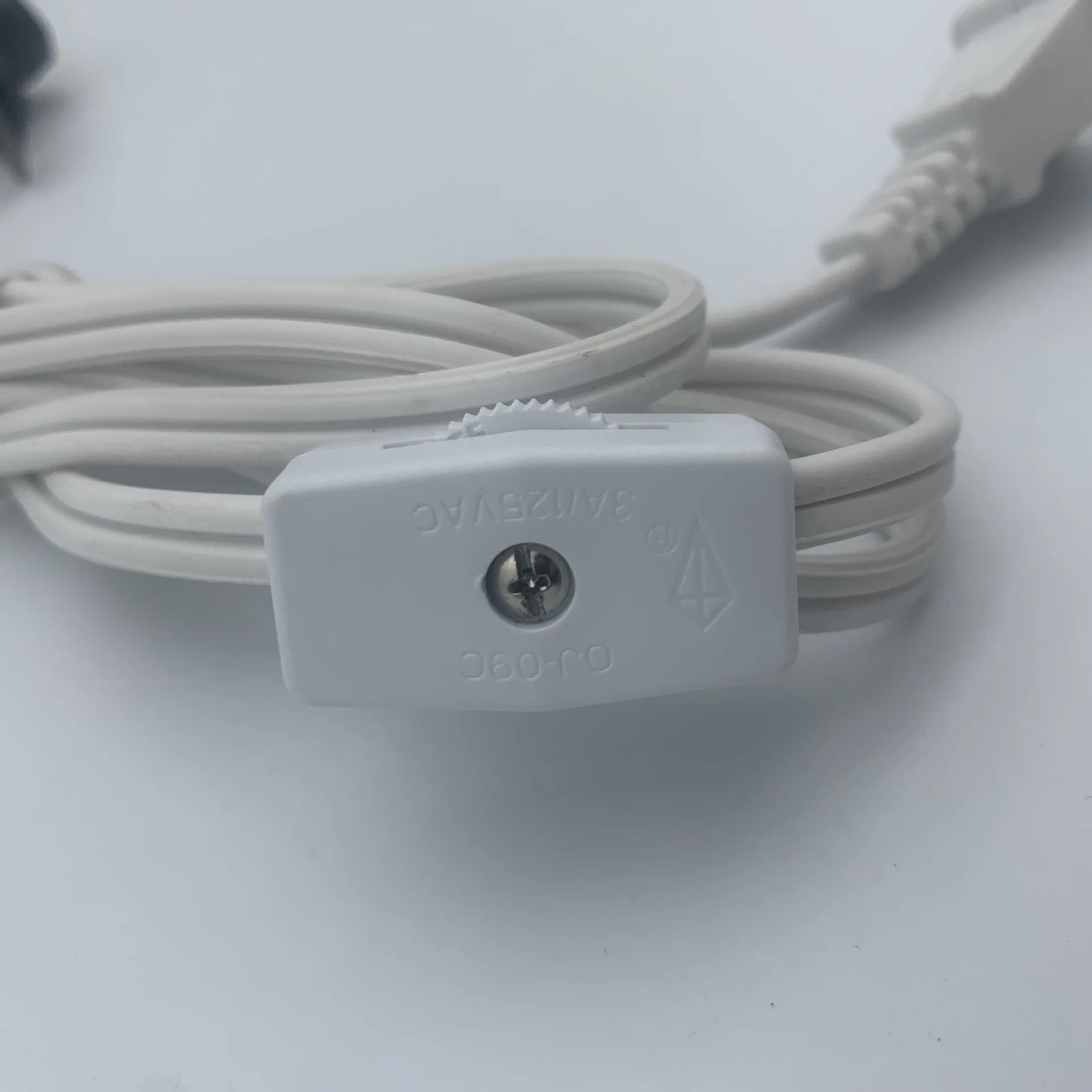 Customization American Standard E12 Lamp Head with 303 Switch Himalaya ...