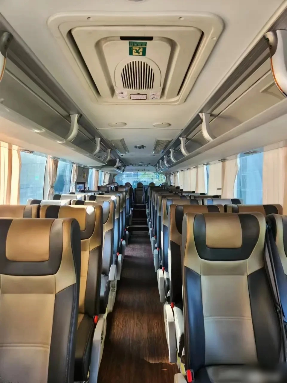 Used Coach Bus Diesel Engine 50 Seats Coach Bus Tour Bus For Sale - Buy ...