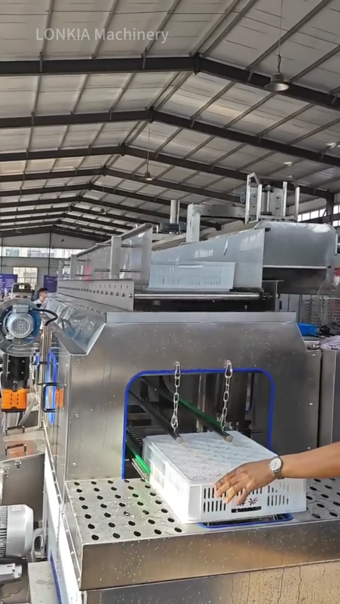 Automatic Turnover Plastic Box Crate Basket Washing Machine Crate ...