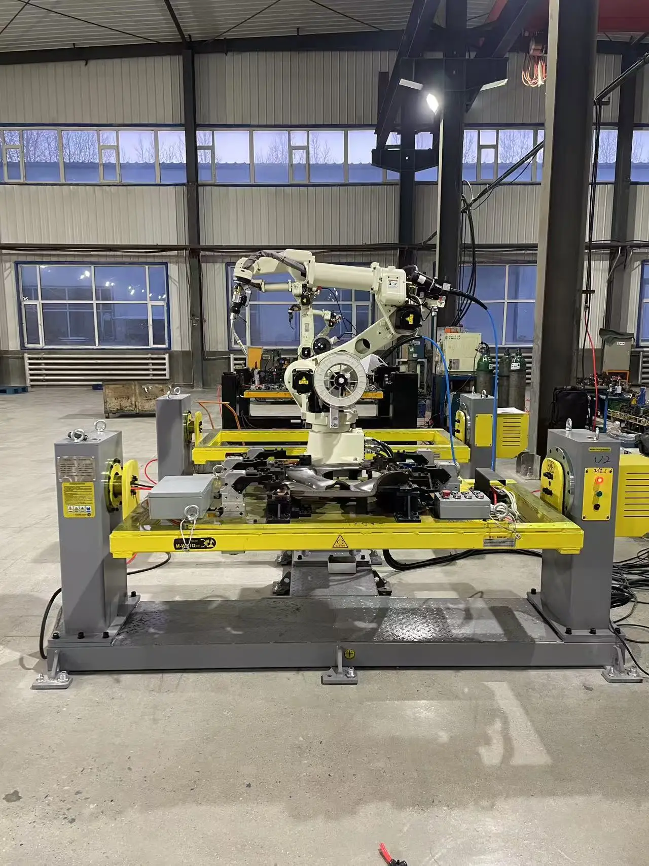 Industrial 6 Axis Robotic Arm for Complex Angle Welding PLC & Motor ...
