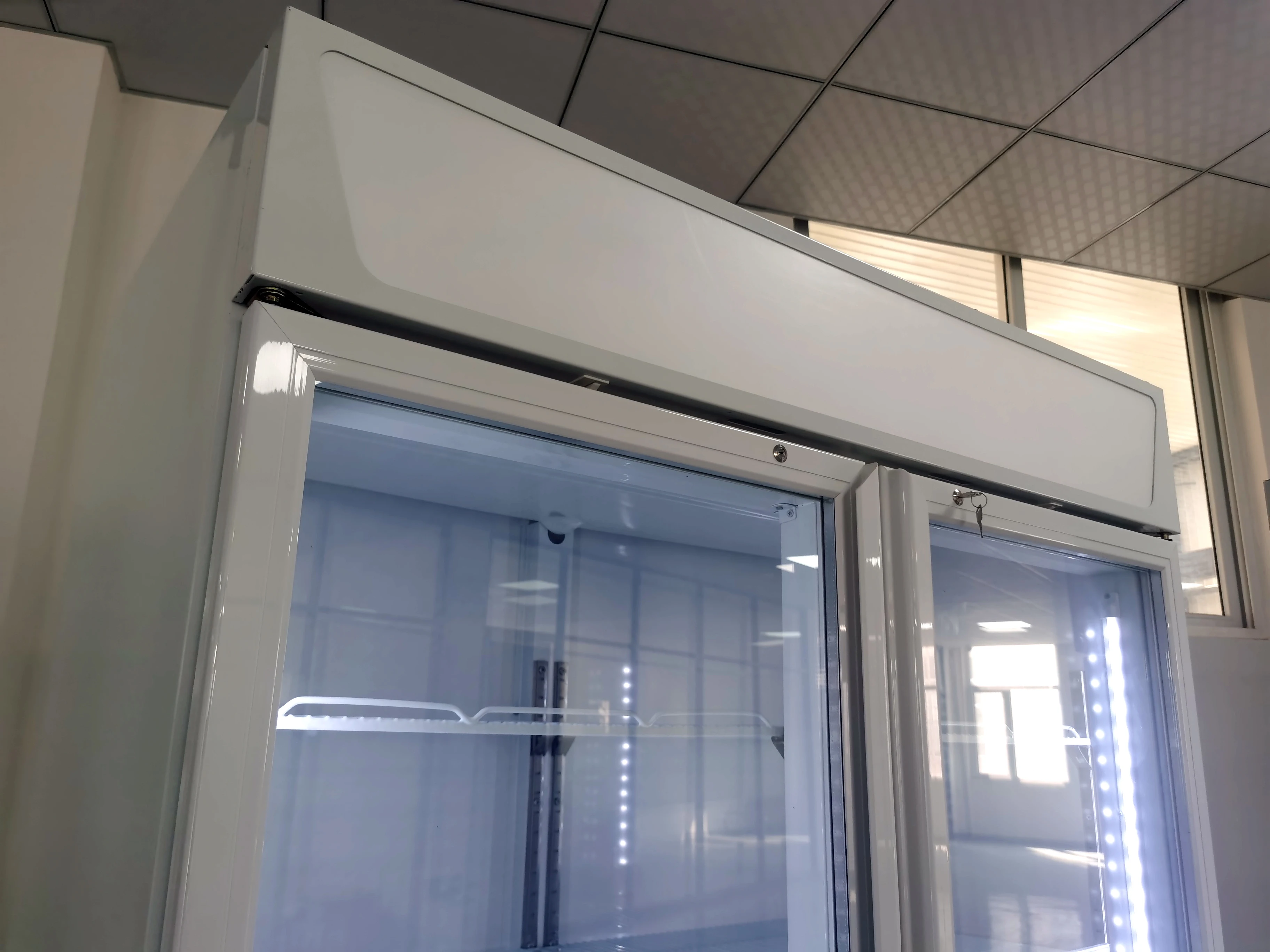 Mankes Supermarket Showcase Fridge - Upright Display Cooler