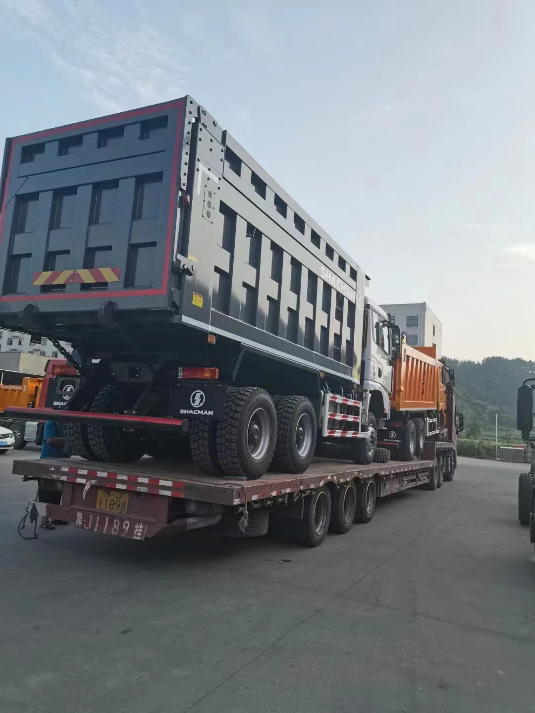6*6 Dump Truck Tipper Off-road Vehicle All-terrain Vehicle A Desert Off ...