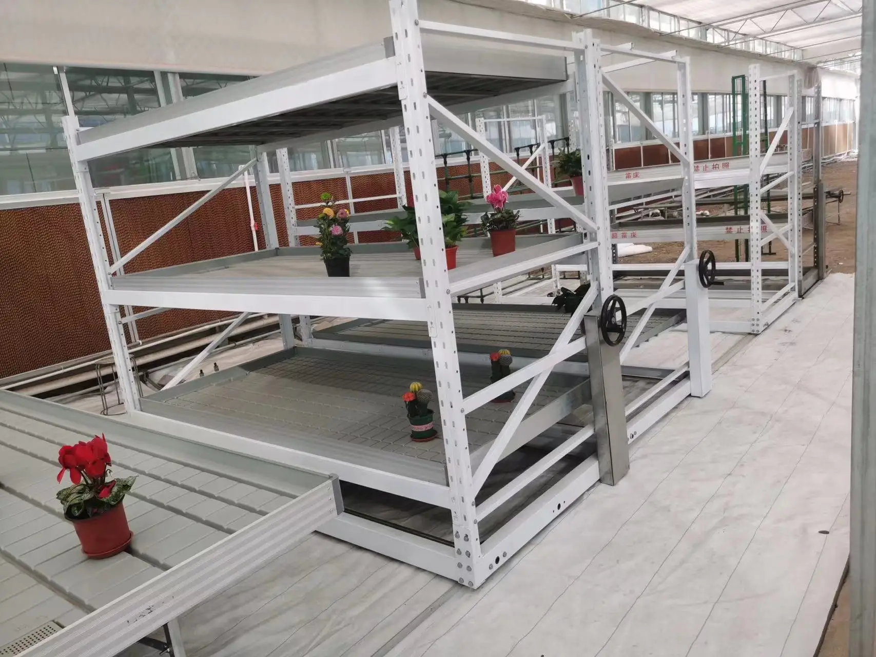 Indoor Hydroponic Mobile Commercial Ebb Flow Table Growing Tray ...