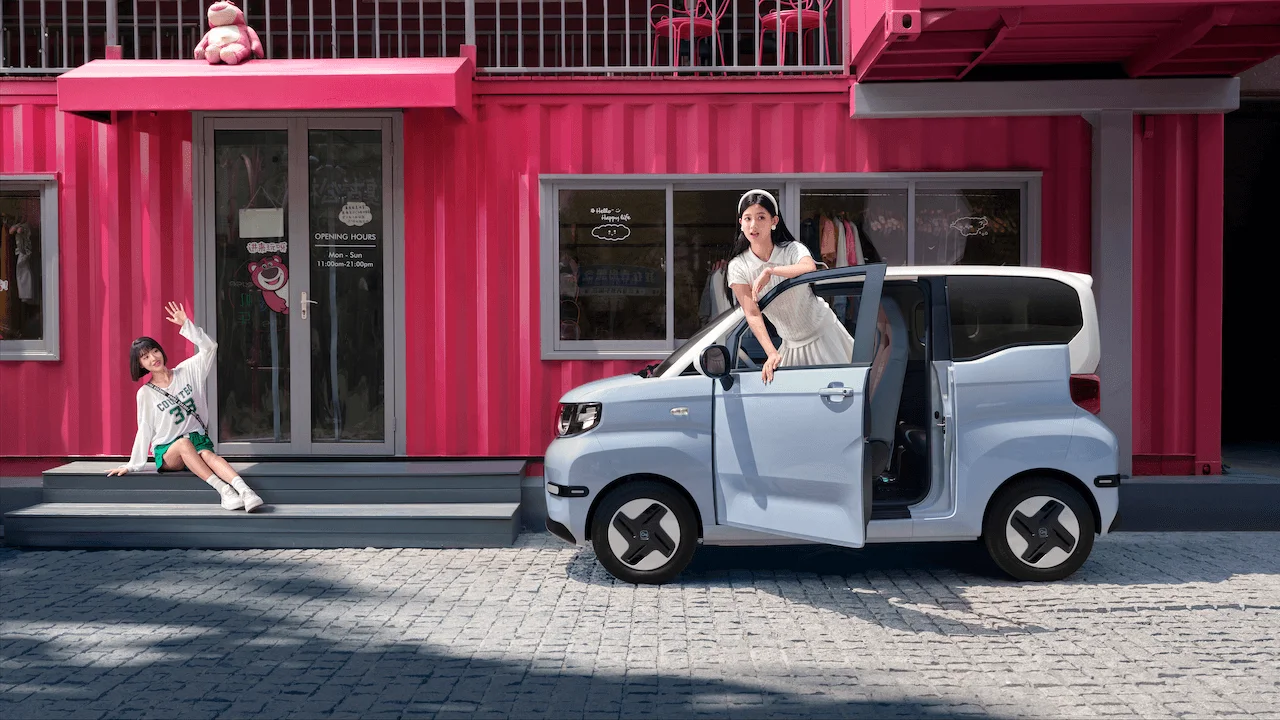 Electric Mini Car Chery Qq Ice Cream 3-door 4-seater 20kw Mini Electric ...