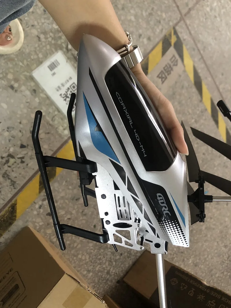 2.4G 3.5CH 72CM RC Helicopter with 8K UHD Camera - 100m Range