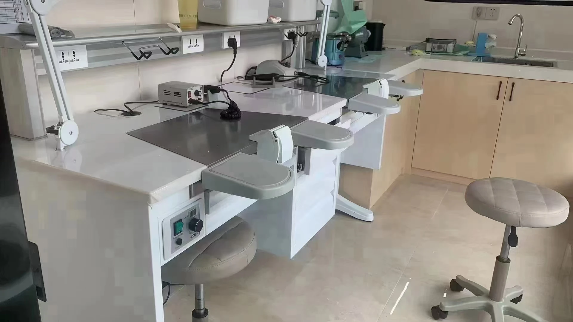 Stainless Steel Workbench - Safe and Durable Dental Lab Equipment