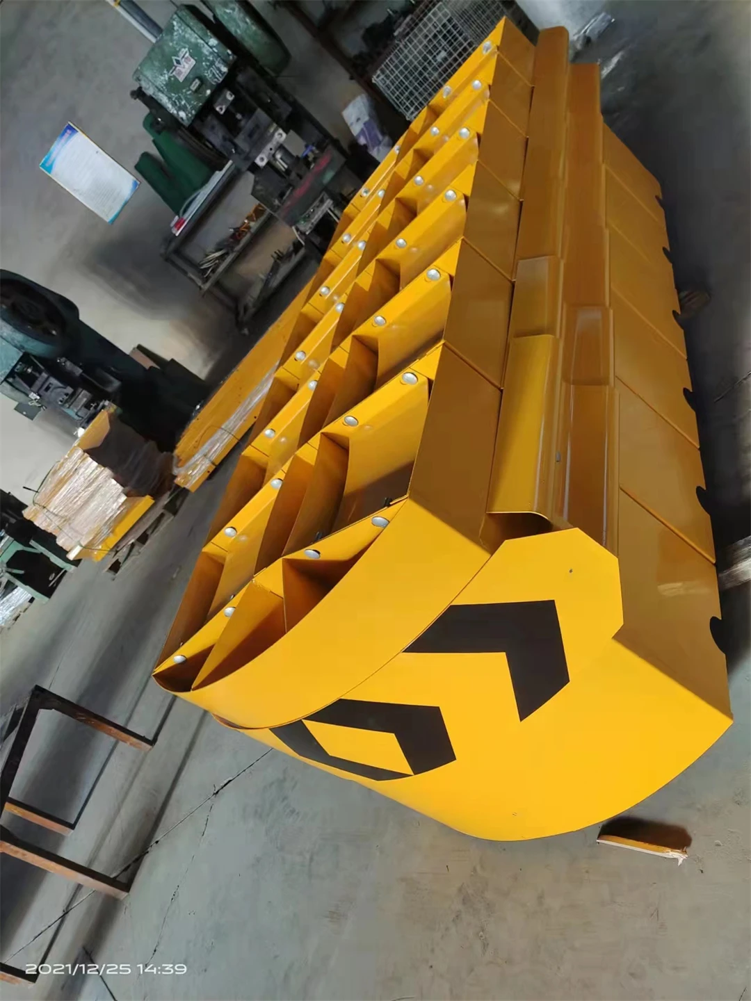 Steel crash barrier road reflective delineator guardrail crash guard ...