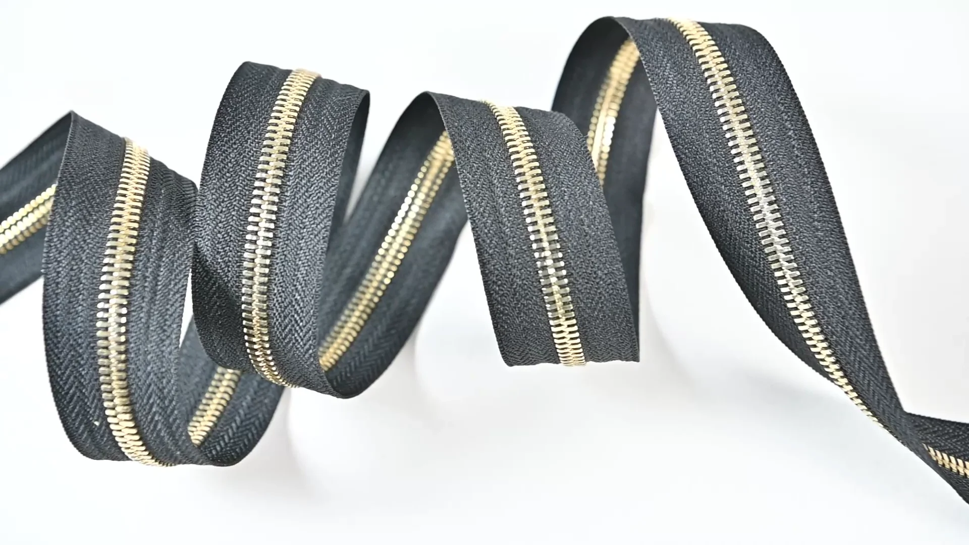 Wholesale No.8 Brass Long Chain Metal Zipper Or Zips Roll - Buy Long ...