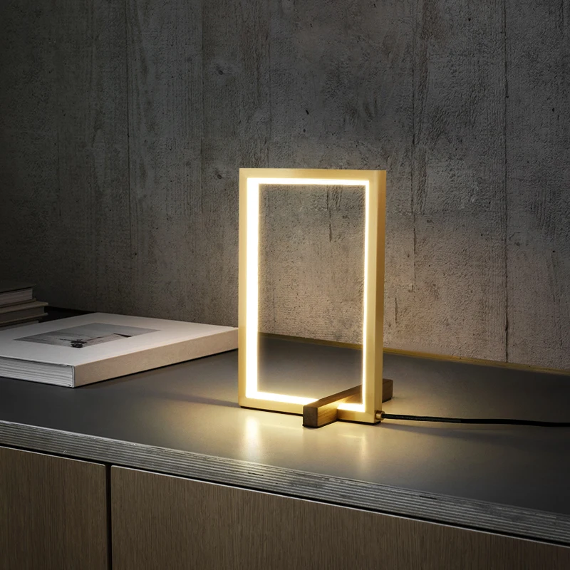 T4235 Modern Decorative Table Light for Hotel Bedside Design