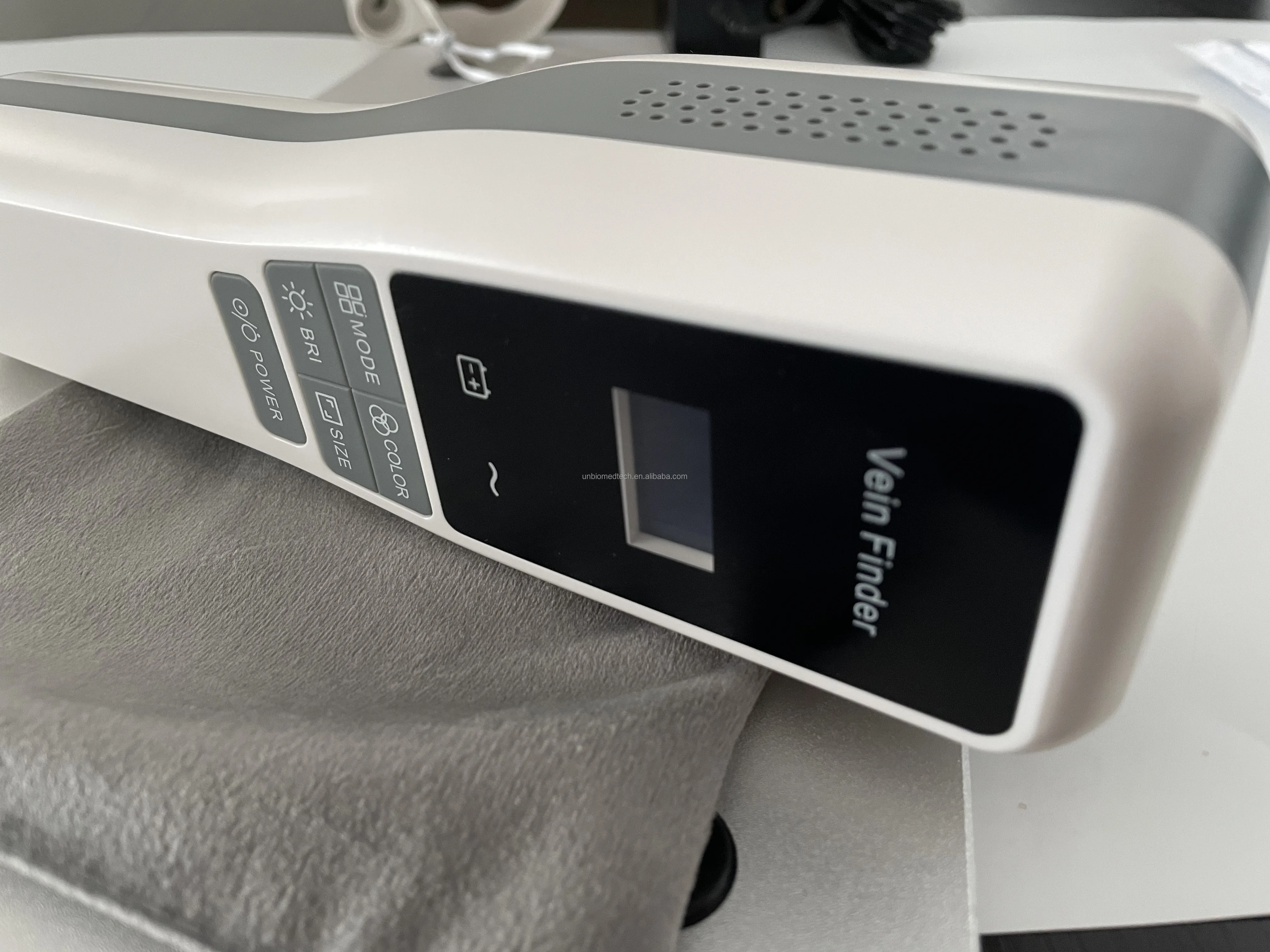 VEIN ILLUMINATOR - Accurate Tracer Detector for Blood Vessels