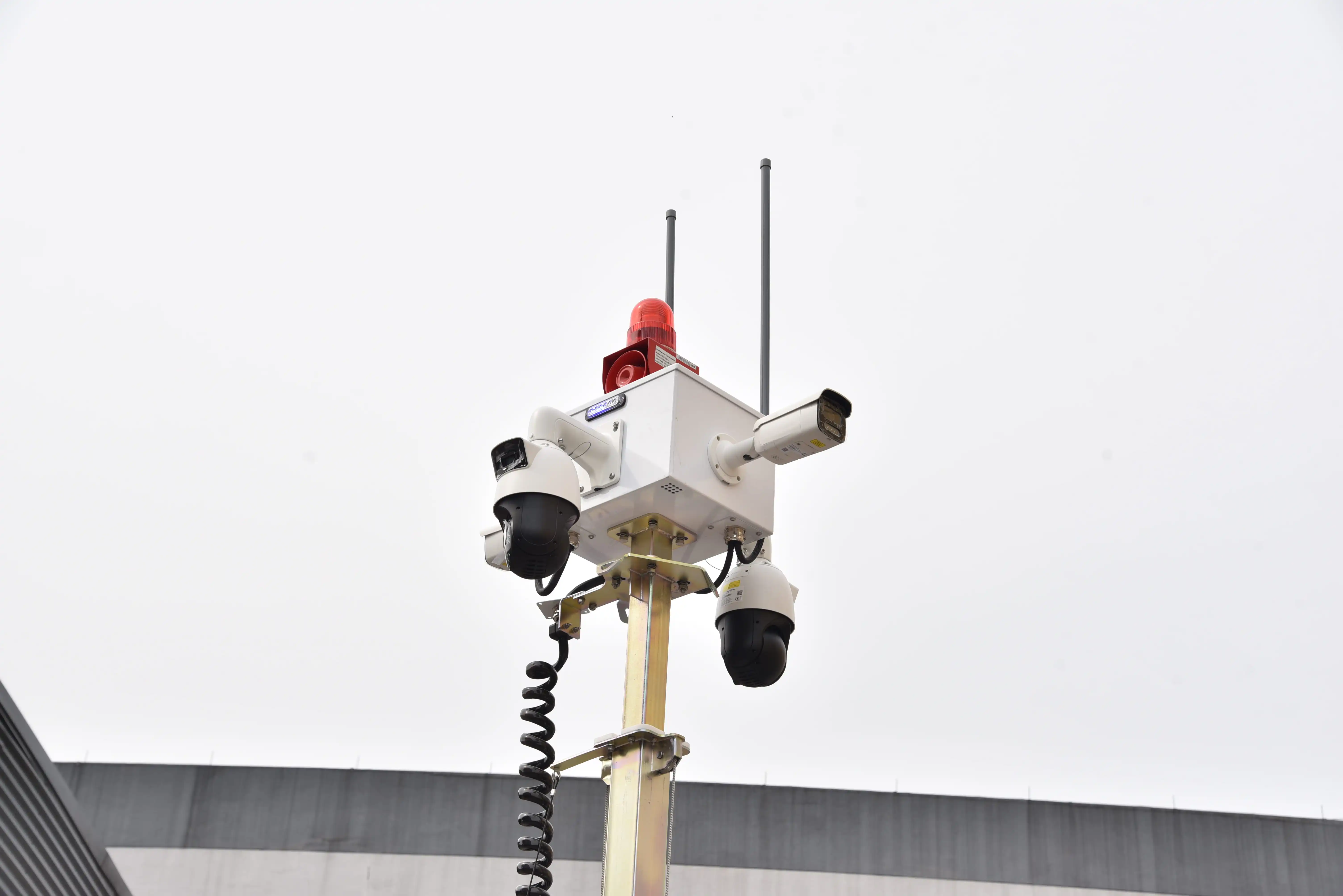 Biglux Mobile Solar Cctv Surveillance Trailers With Security Cameras ...