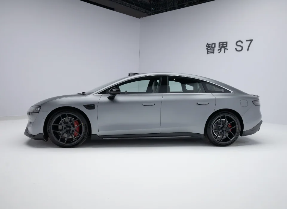 Luxeed S7 - 855KM Range, 4WD Pure Electric Car by Huawei Chery