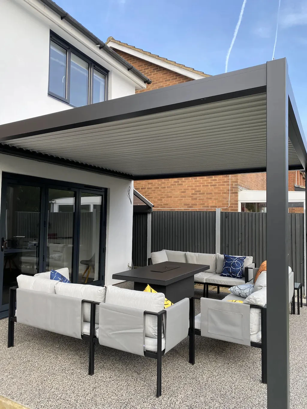 Motorized Pergola with Louvered Aluminium Roof - YSY PGL-175