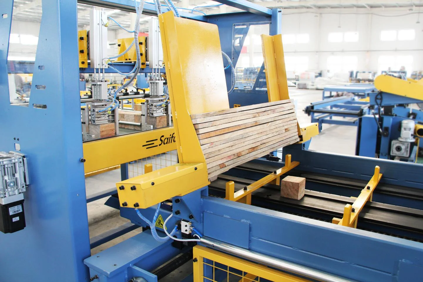 Saifan Wood Pallet Machine - High Speed & Automatic Nailing