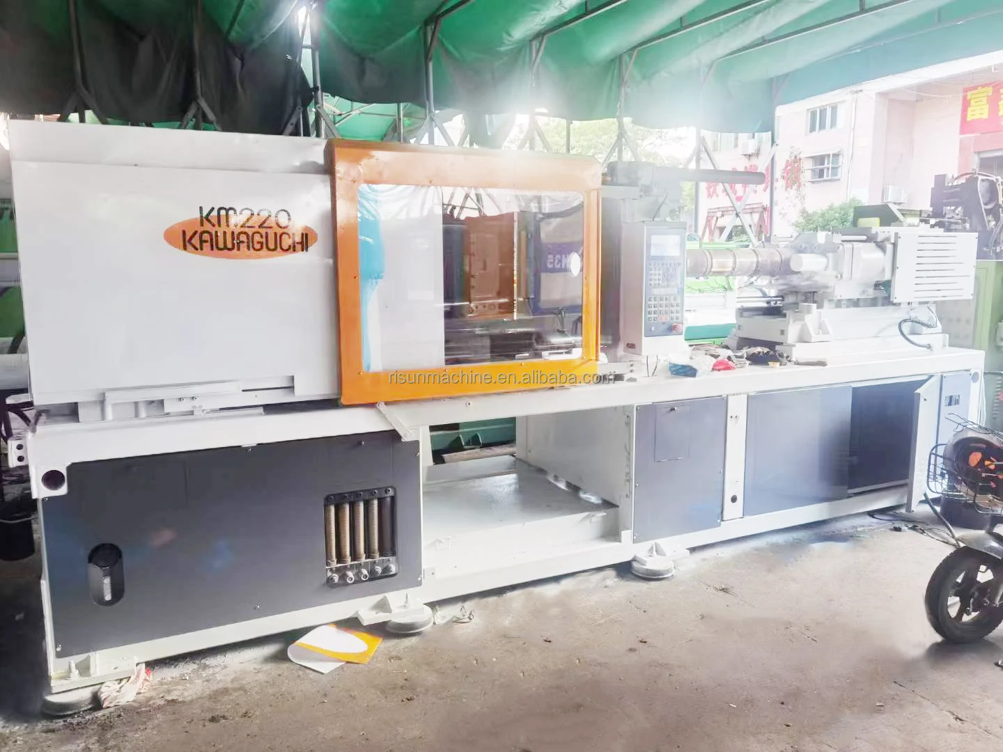 KAWAGUCHI 220ton Injection Molding Machine - Used & Reliable