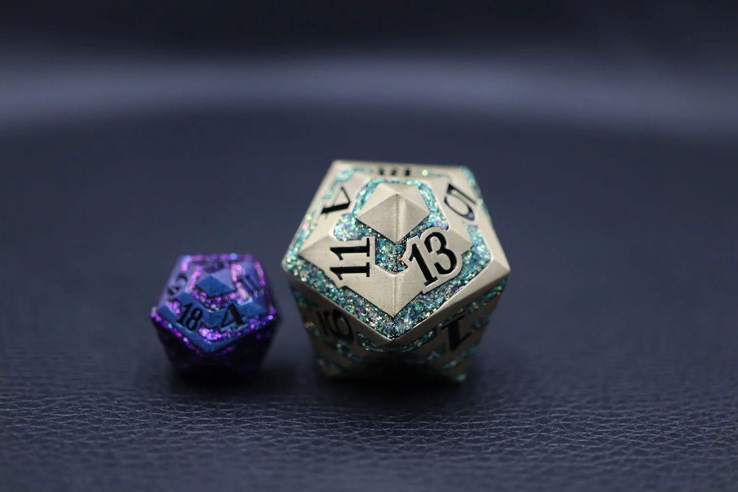 Custom Colorful 33mm Oversize D20 Zinc Alloy Dice for RPG