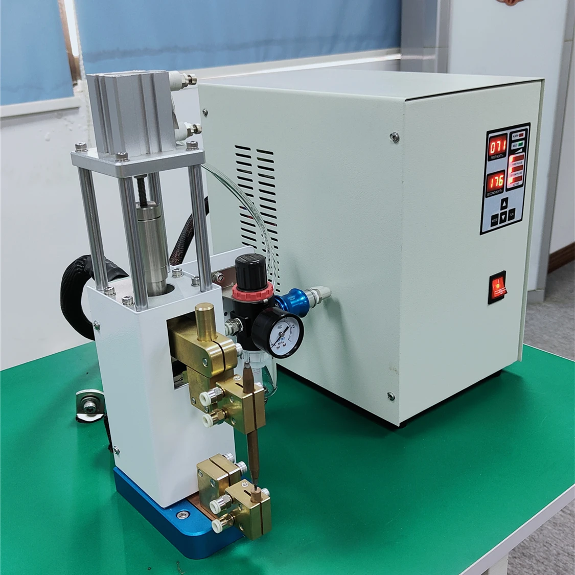 3000A DC Small Pneumatic Spot Welding Machine for Hardware Copper Ring ...