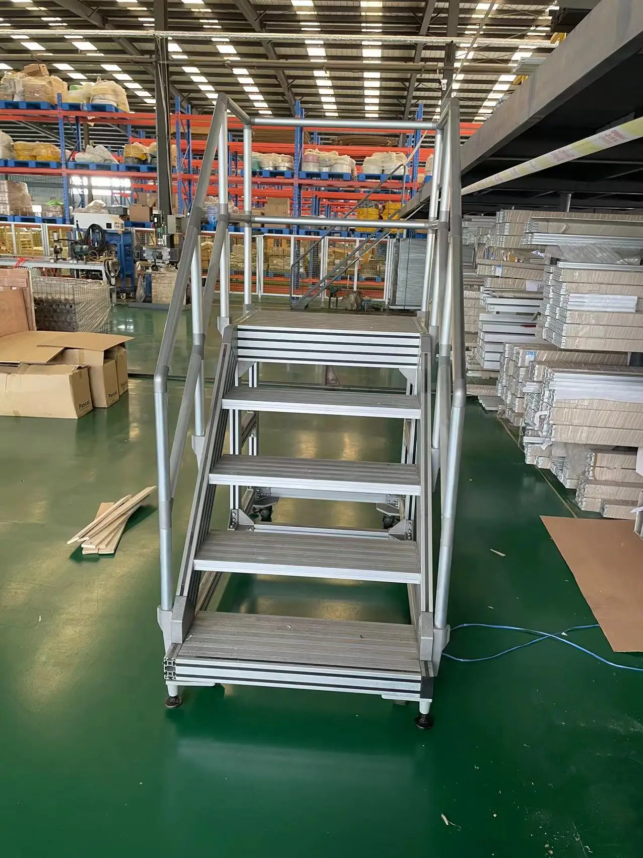 Aluminum Ladder Platforms - Safe and Versatile Solutions