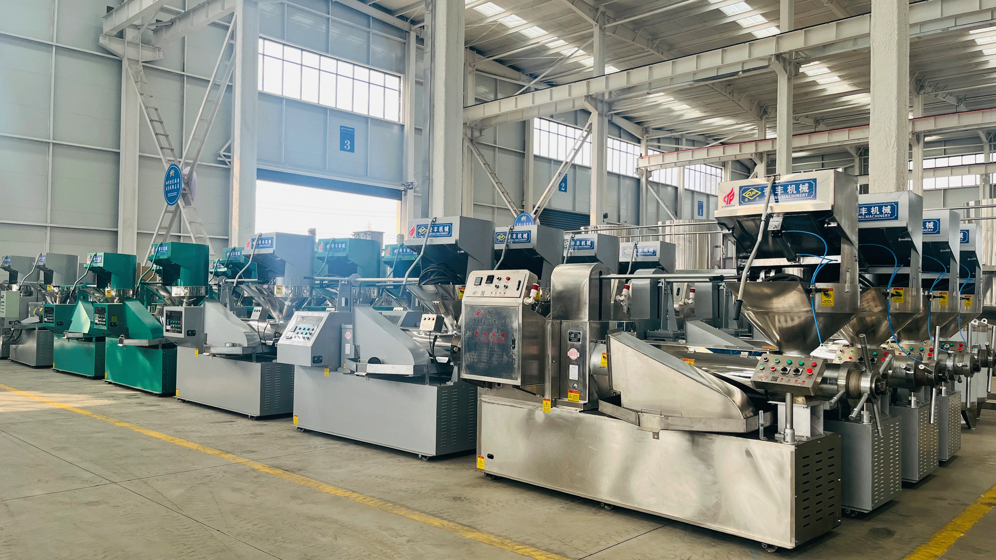 Qifeng Brand Small Scale Oil Refining Machine Mini Crude Oil Refinery ...