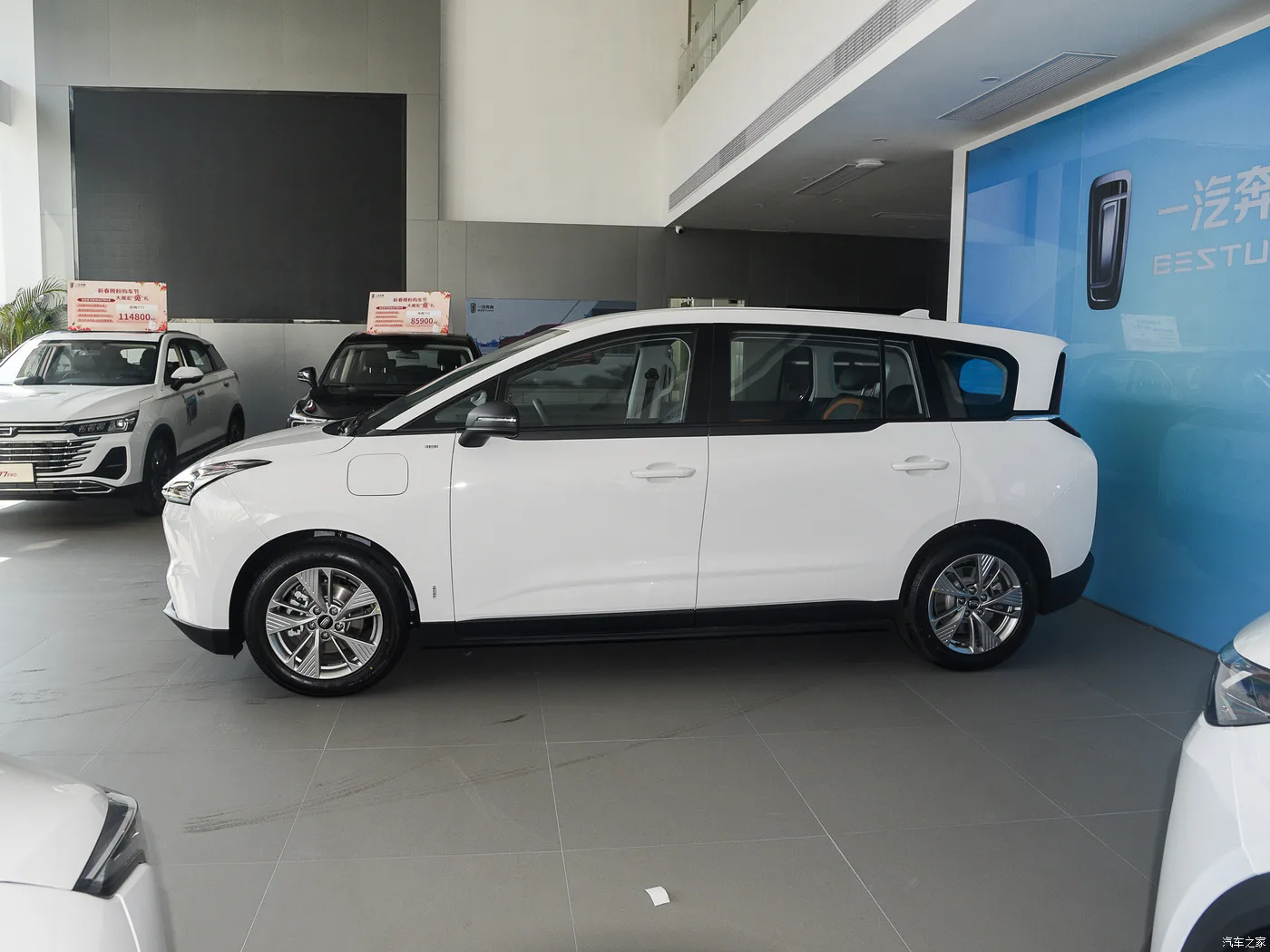 MPV Electric Car FAW Besturn NAT 2023 PRO - Comfort & Quality