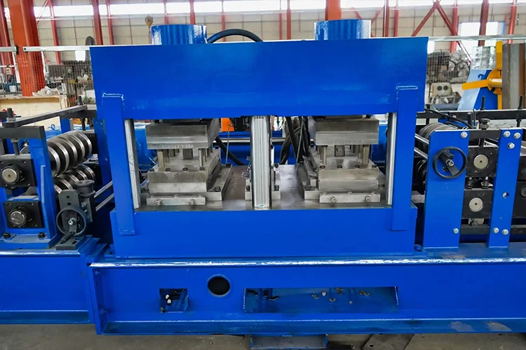China Highway Galvanized W Beam Factory Price Fully Automatic Guardrail ...