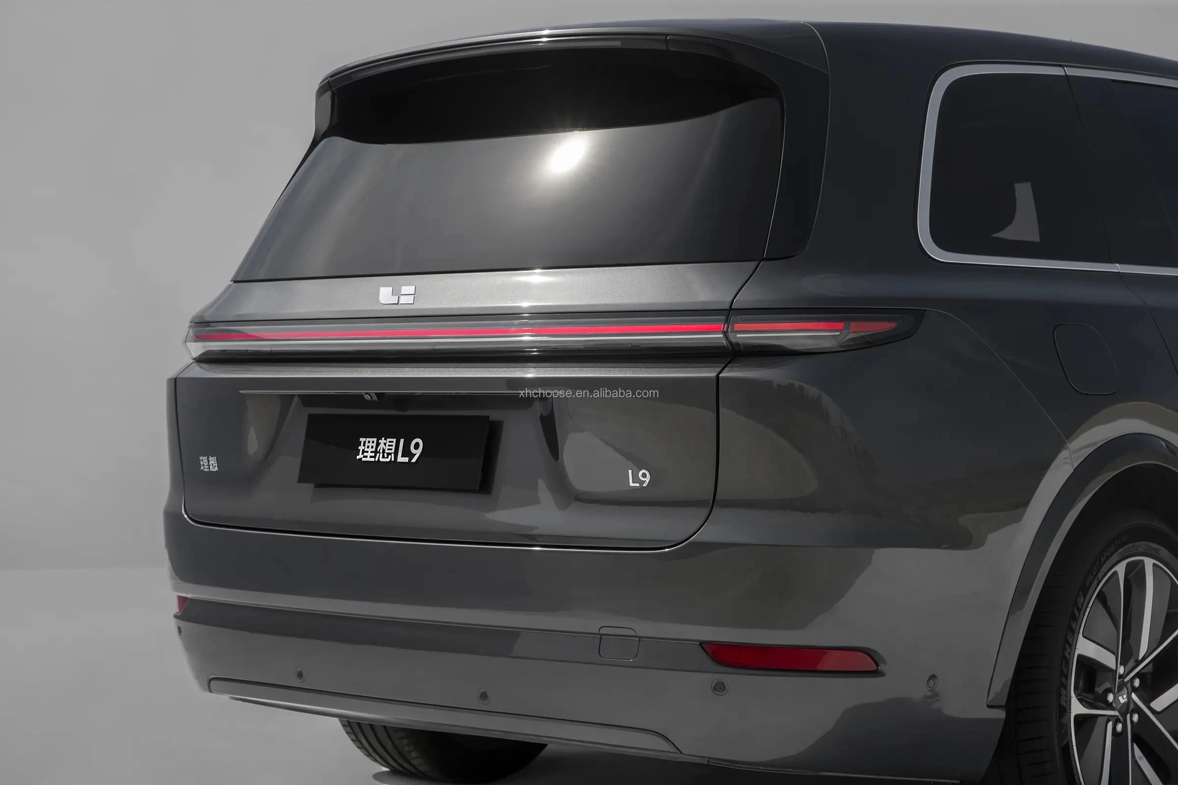 Li Auto L6 Hybrid EV SUV - Luxury and Efficiency Redefined