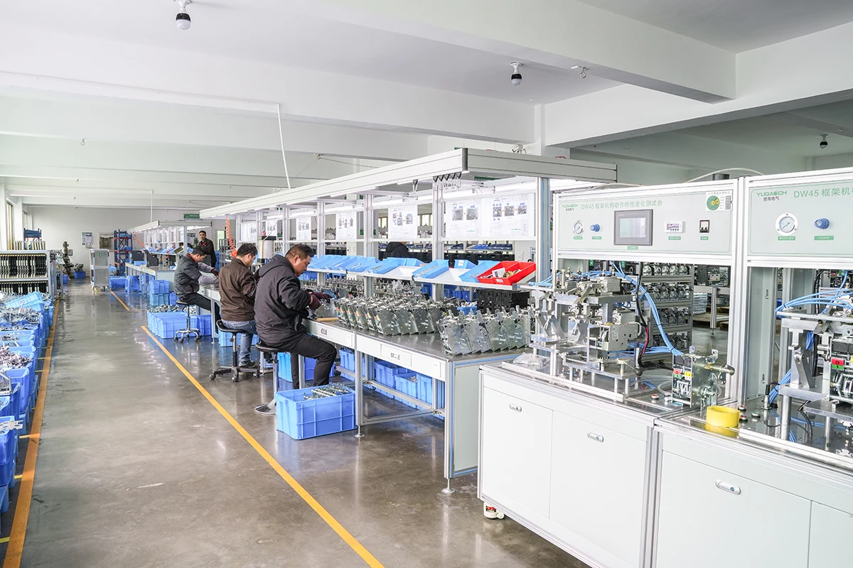 Dc Circuit Breaker 100a Moulded Box Circuit Breaker For Solar Pv System ...