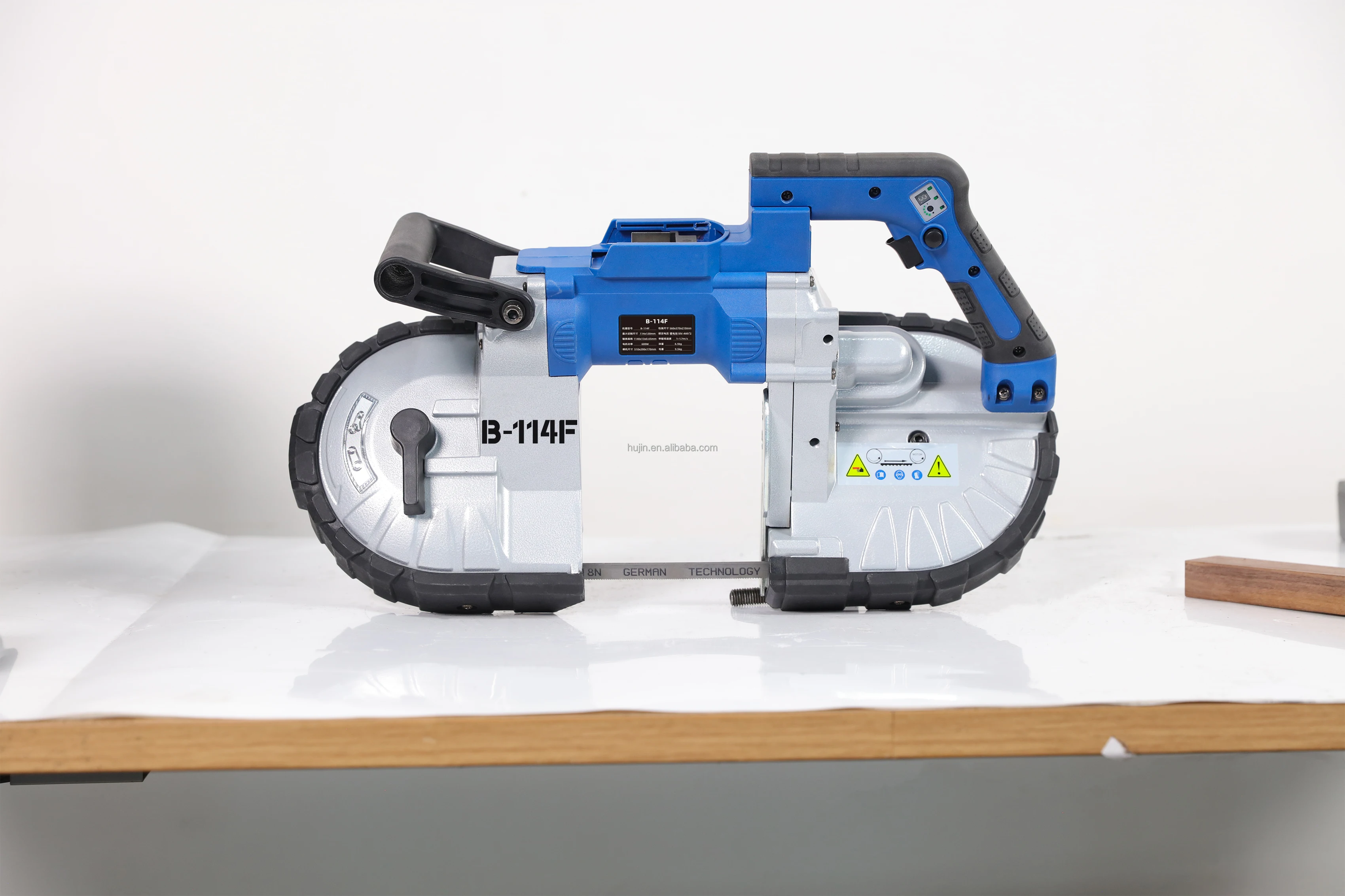 Wood Electric Cutting Band Saw Machine Outdoors Working Hand-held Home ...