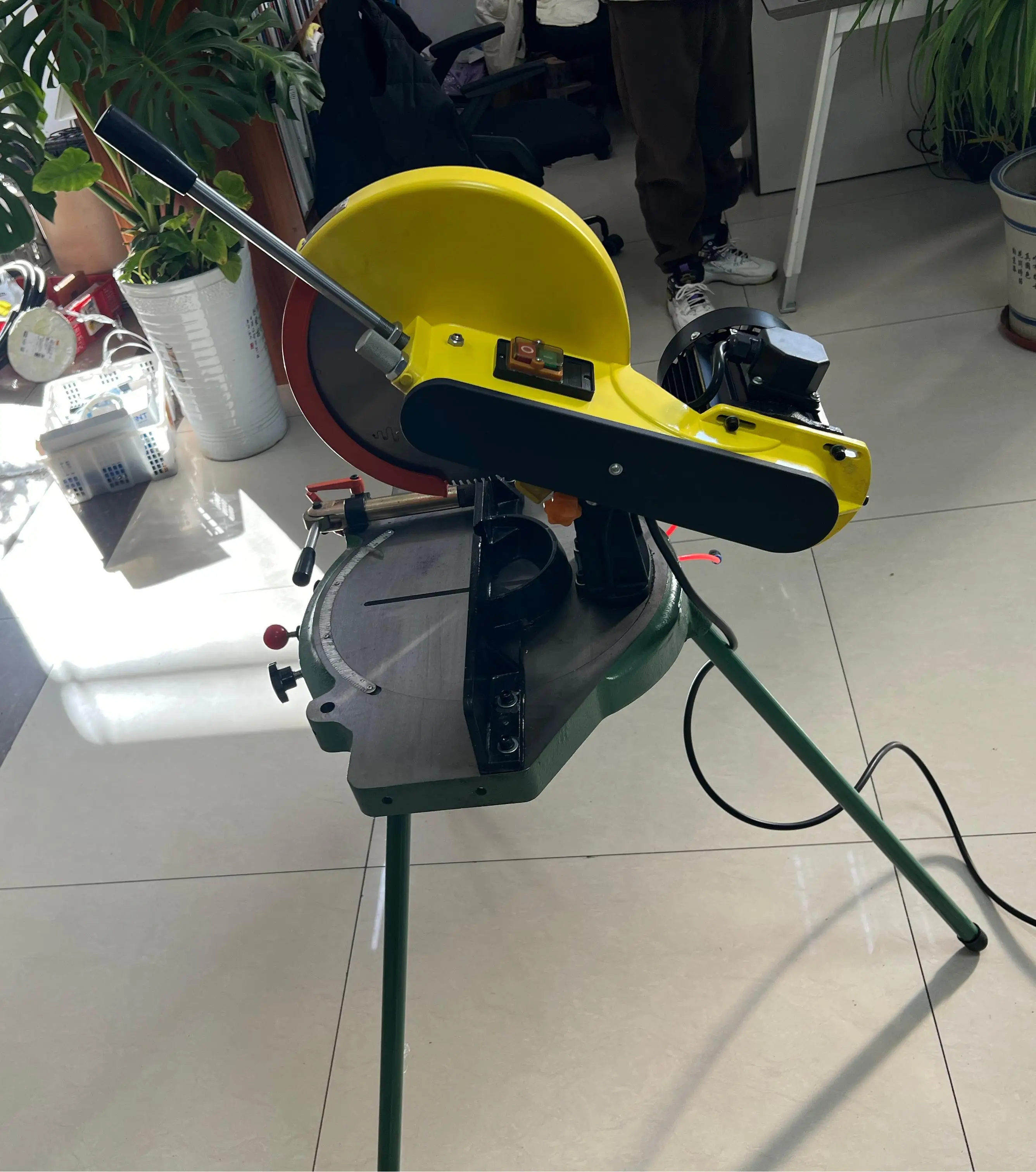 Aluminum Alloy Cutting Machine - Precision and Efficiency