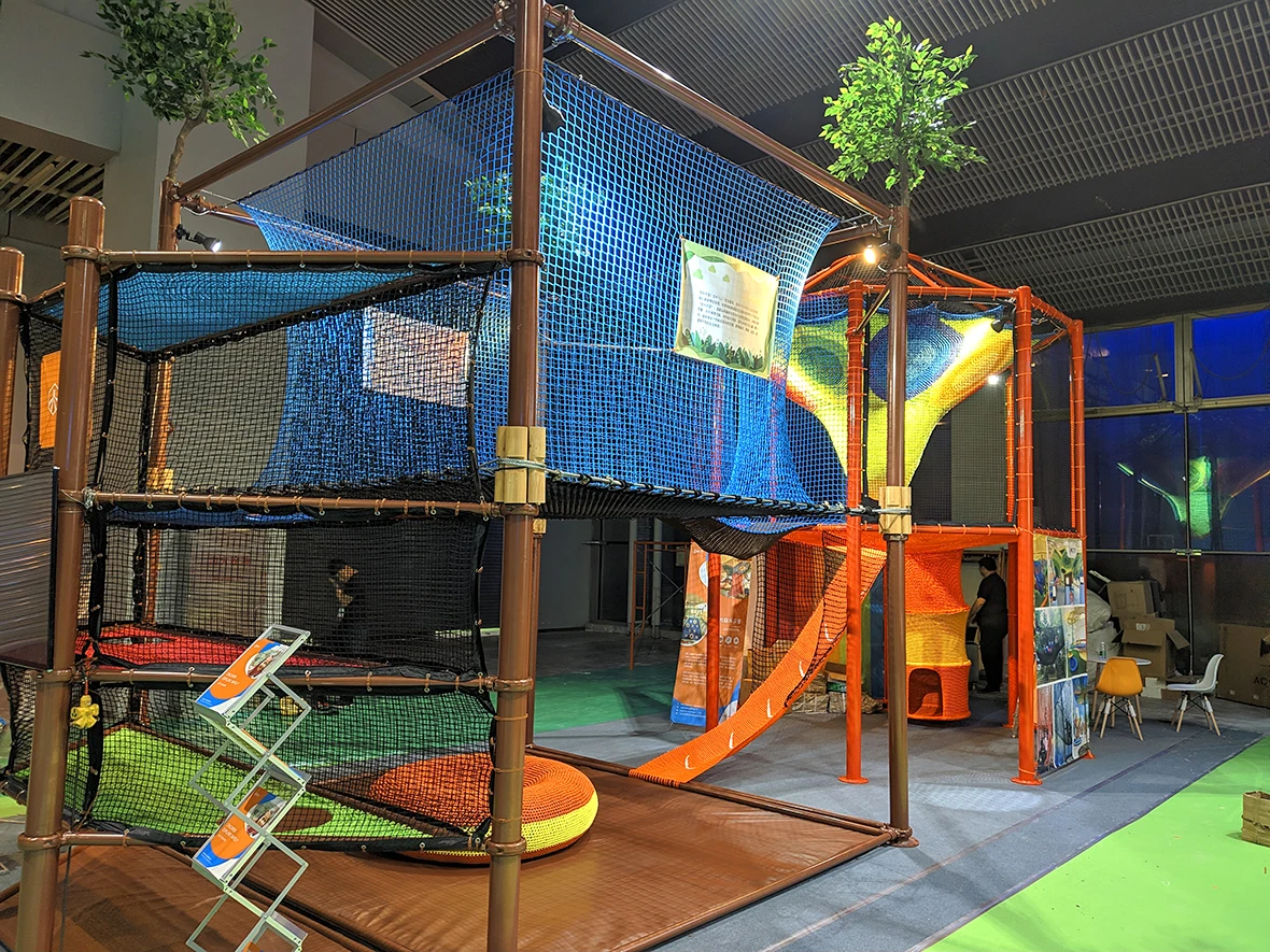 Net Trampoline Park - Super Large Rope Net Climbing Fun