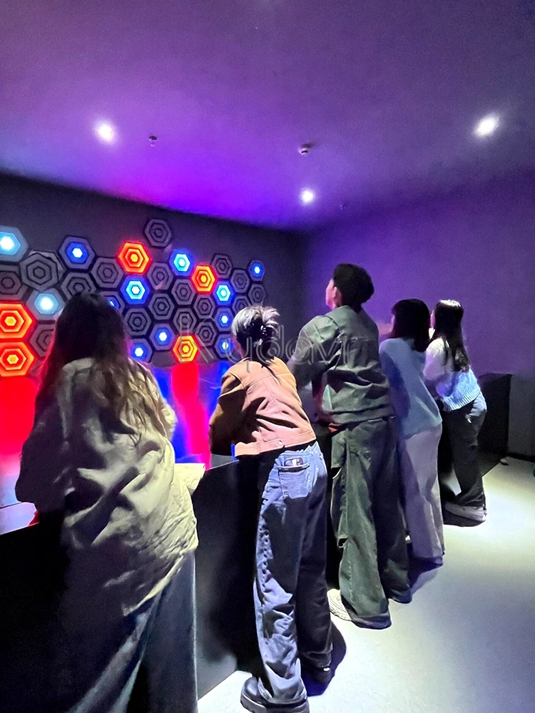 Activate Throwing Sport Reaction Games Wall Ball Room Escape Maze Arena ...