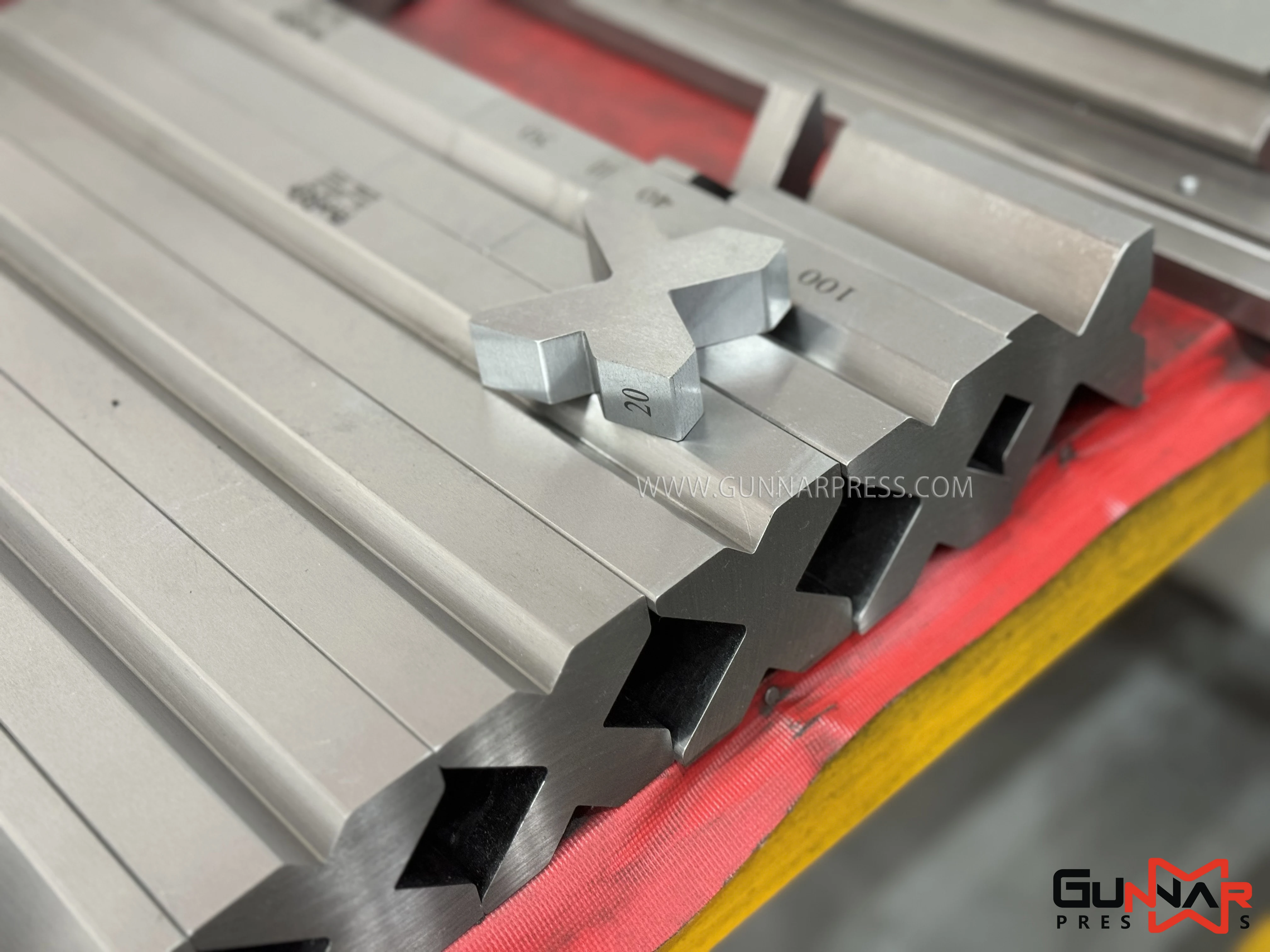 Multiple Design Styles Bending Tool Adjustable Press Brake Dies - Buy ...