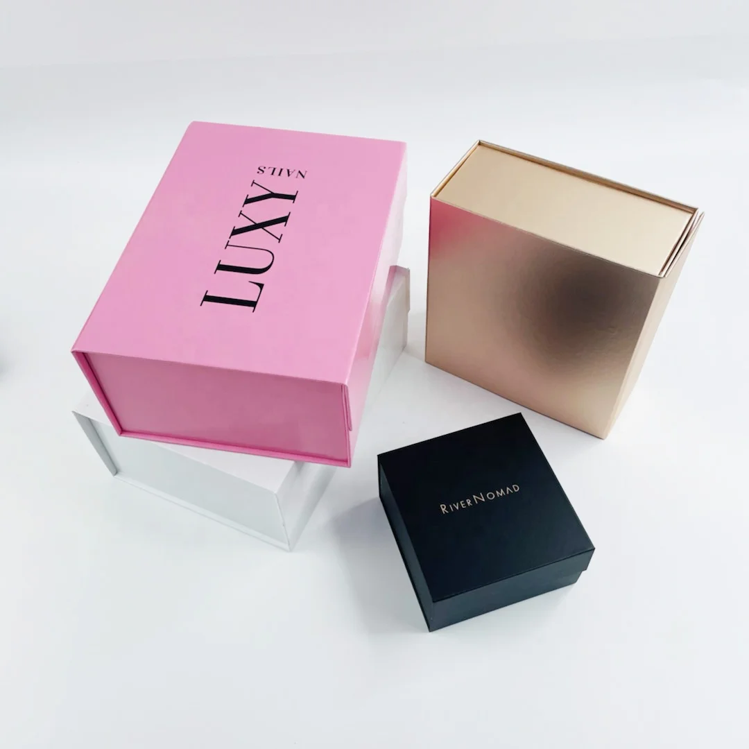 Luxury Custom Logo Magnetic Gift Boxes for Clothing & Shoes