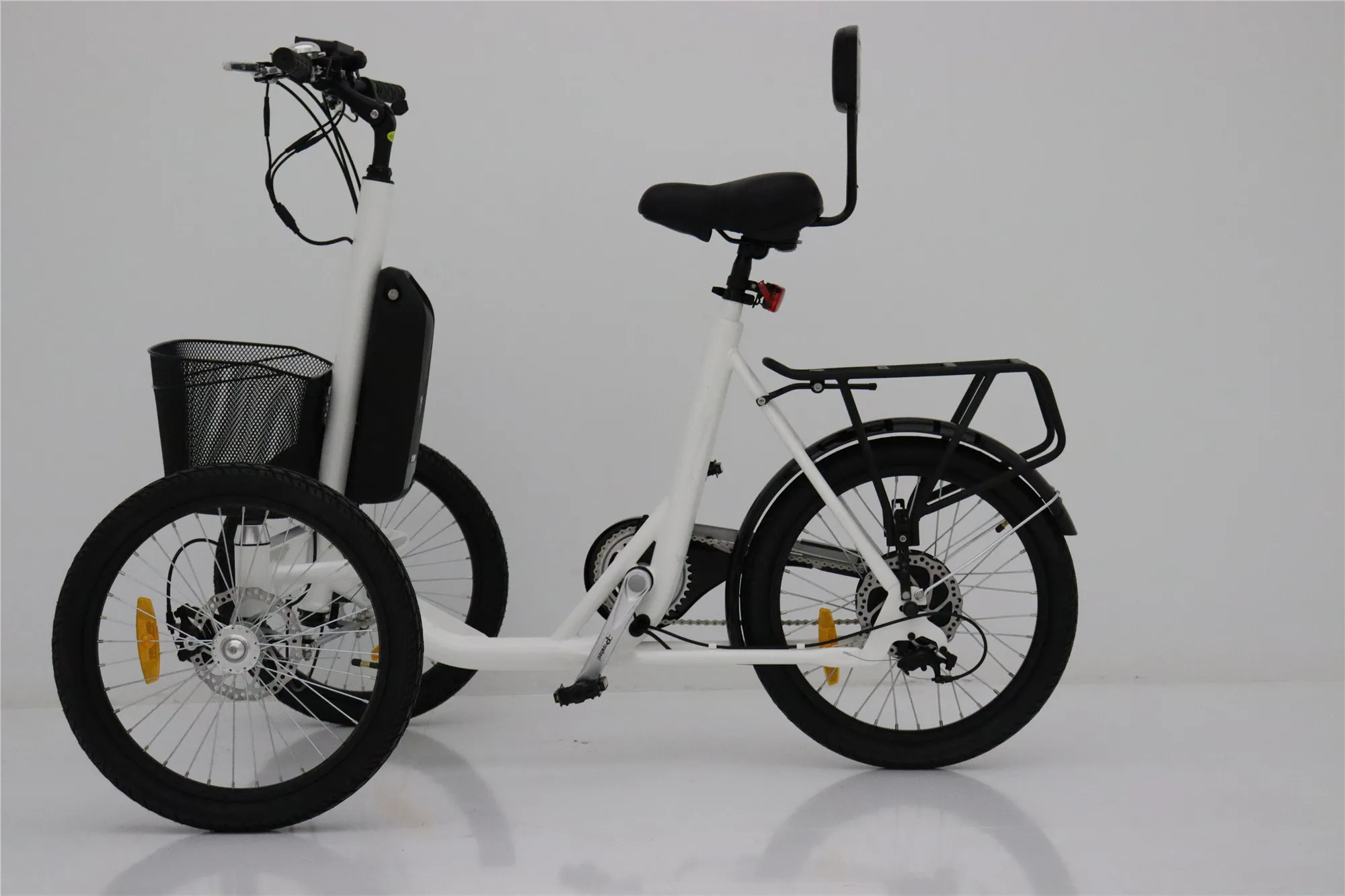 Tricycle Two Front Wheels Front Loading Cargo Tricycle Front Load ...
