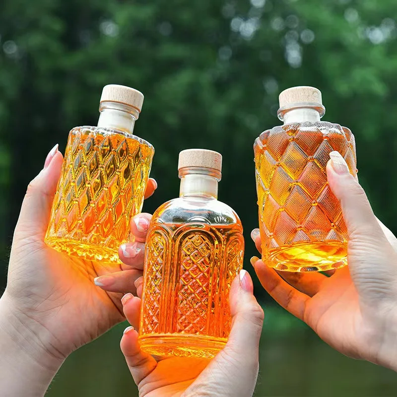 500ml 550ml 600ml Transparent Embossing Fancy Liquor Glass Wine Bottle ...