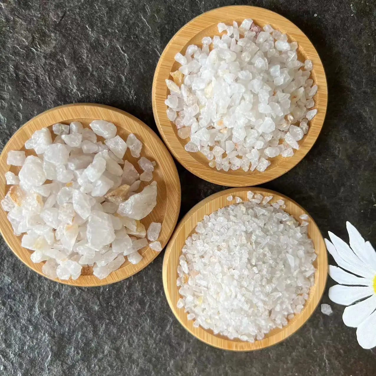 Colored High Purity Natural Sio2 Quartz Stone Silica Sand Quartz Sand ...