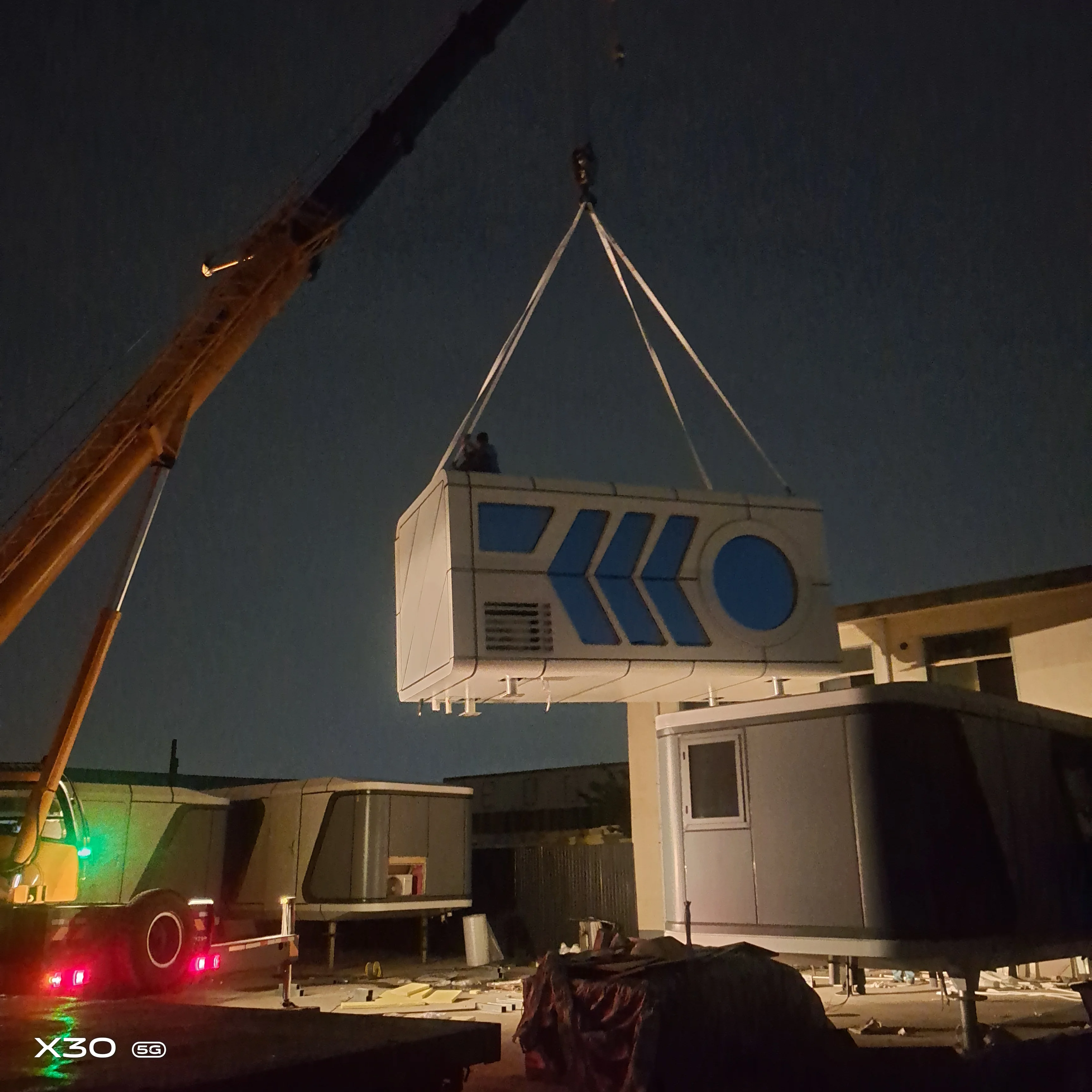 Small Kit Homes Volferda Capsule House - Portable Glamping Pod for ...