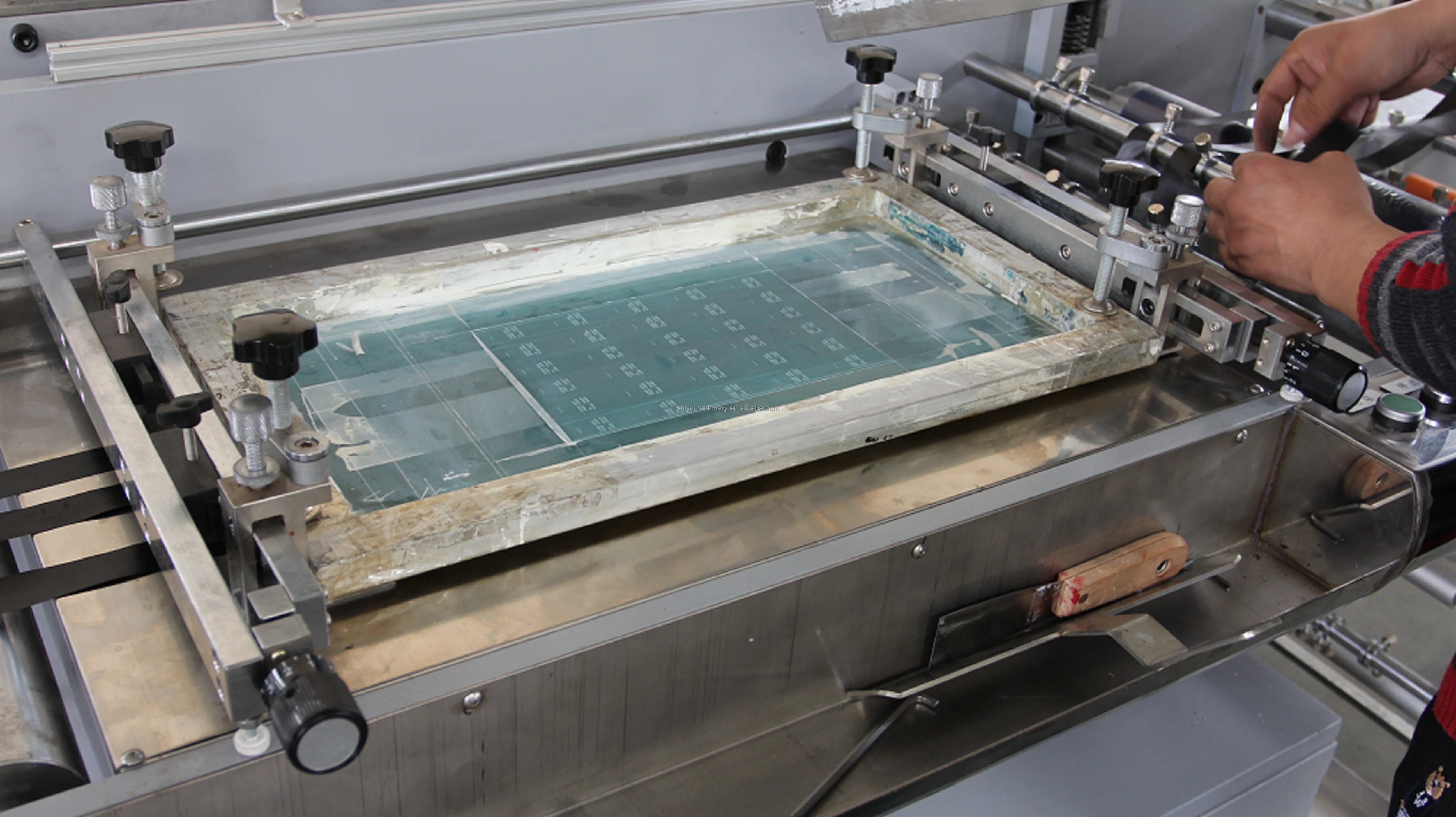 Automatic Satin Ribbon Roll to Roll Screen Printing Machine