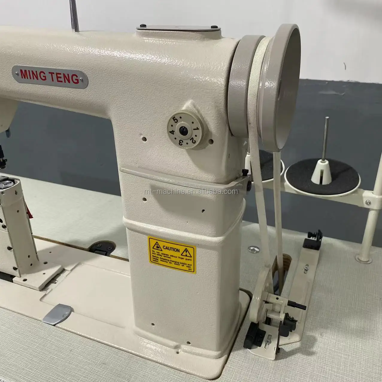 820 Double Needle Post Bed Leather Shoes Sewing Machine