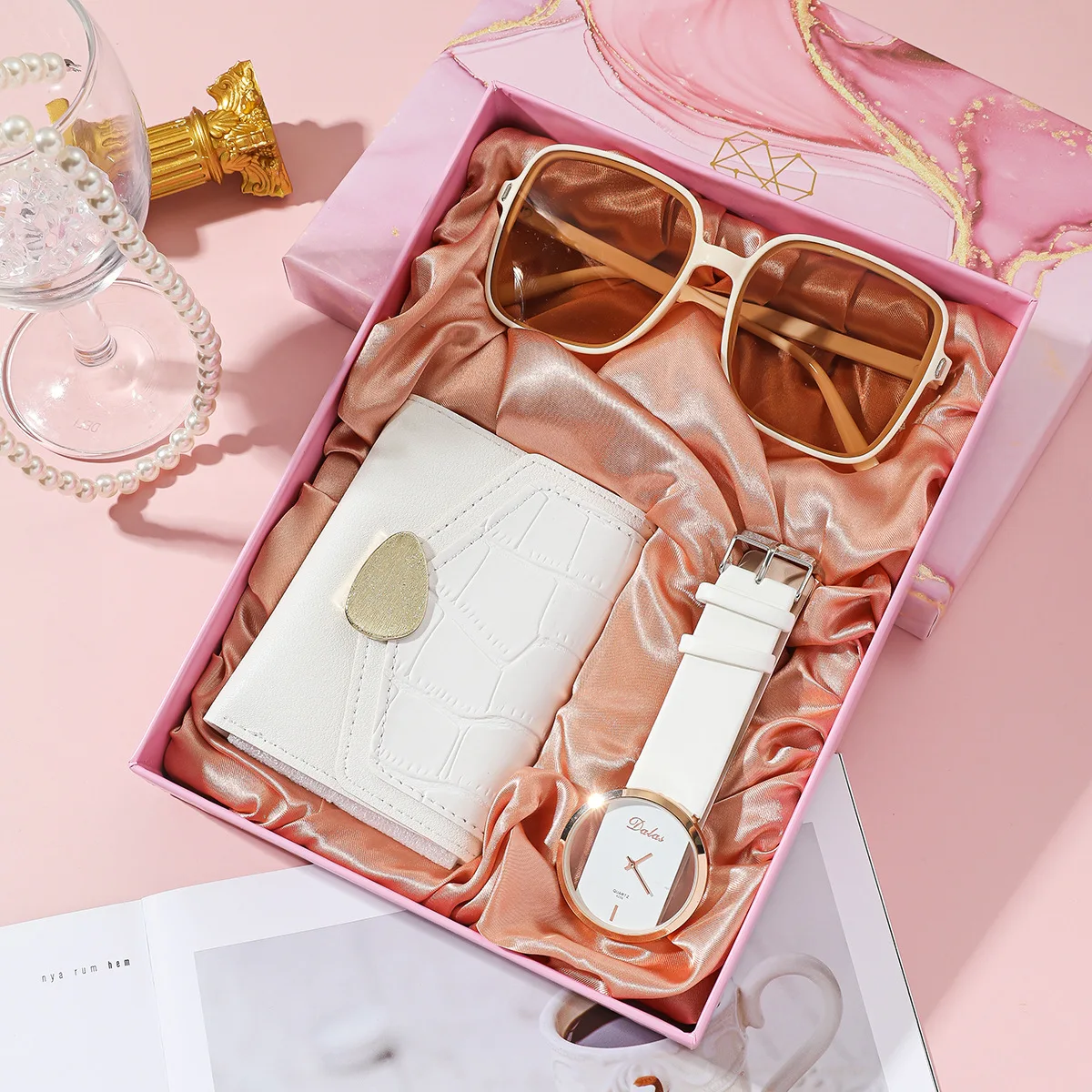 Women's Gift Set - Versatile and Stylish Watch Collection