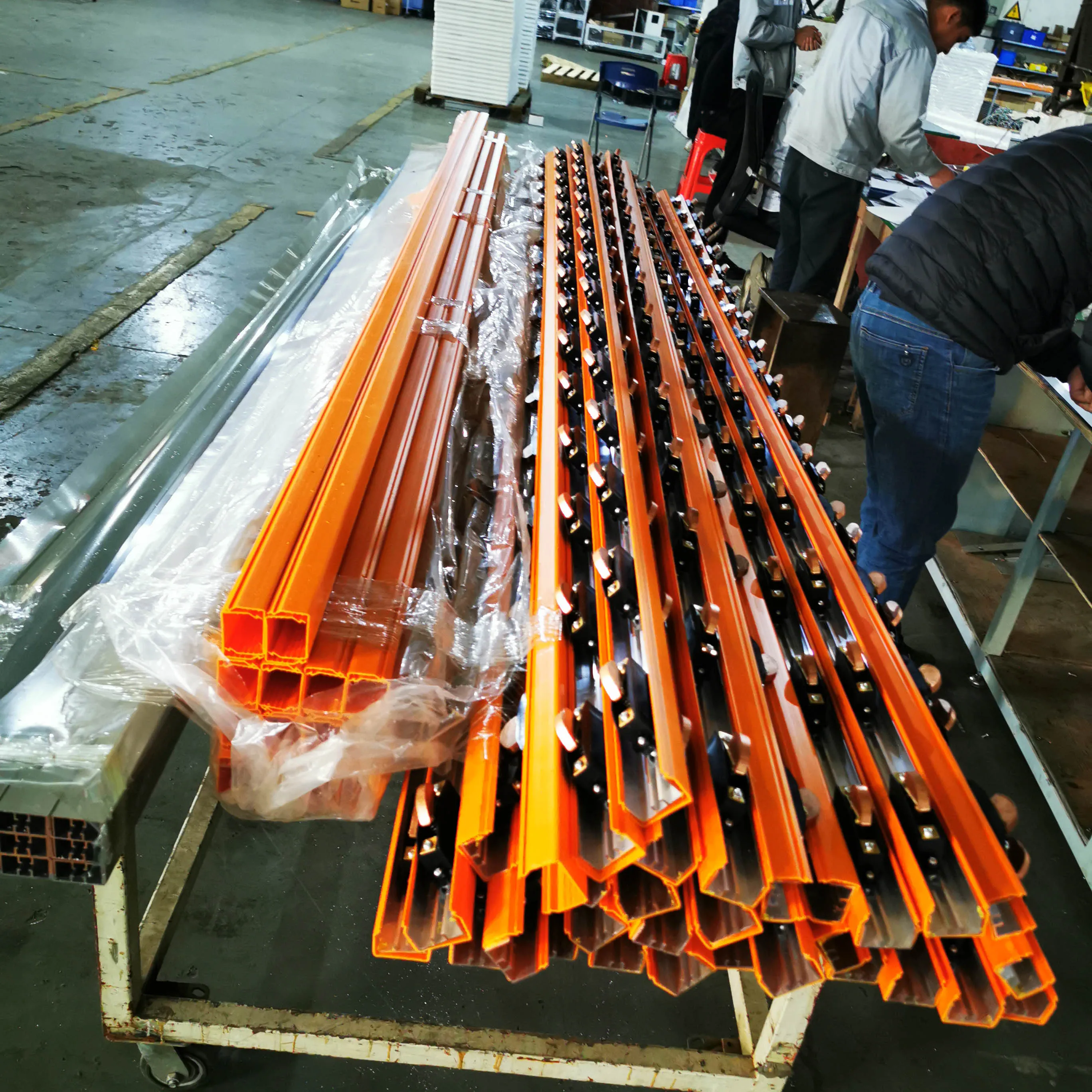 Factory Supply Solid Power Rail Enclosed Conductor For Industrial ...