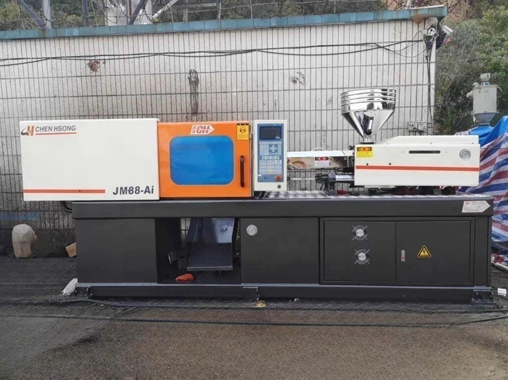 Alibaba.com: Zhenxiong JM88 88-ton small full self injection molding ...