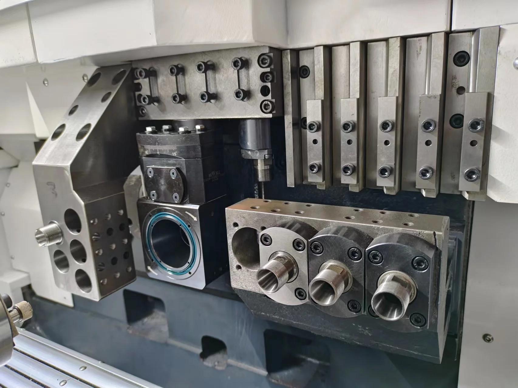 Sm385 China Automatic High Precision Swiss 2 Spindle Cnc Lathe Machine ...