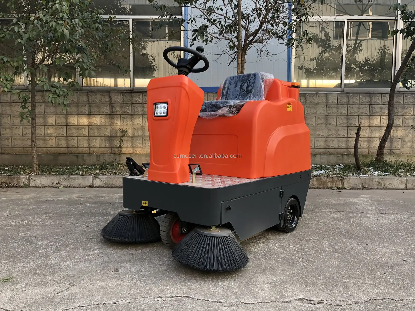 MSANG Small Street Sweeper - Efficient Ride-on Cleaner
